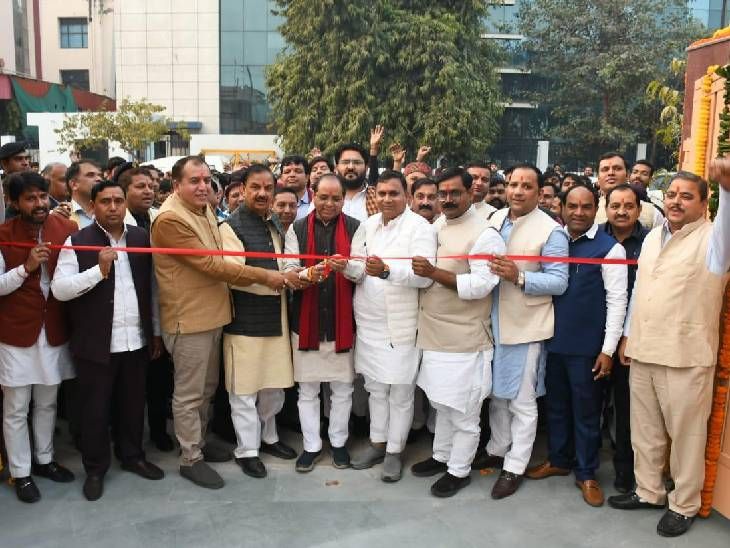 BJP opened election office in Noida The ribbon was cut along with Havan ...