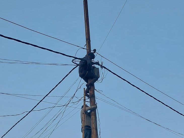 There was no electricity and people were left in the dark.