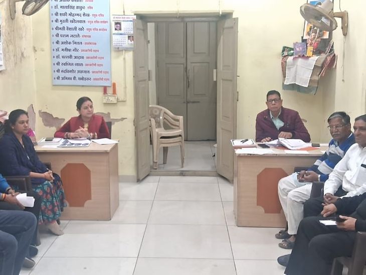 Abhyas Mandal workers will help in handling the traffic | अभ्यास मंडल के कार्यकर्ता-स्टूडेंट्स ...