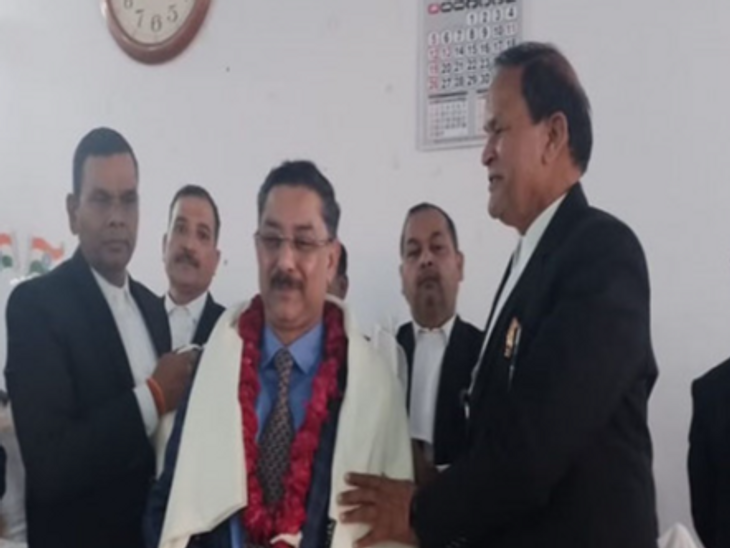 Justice Manish Mathur reached Ayodhya