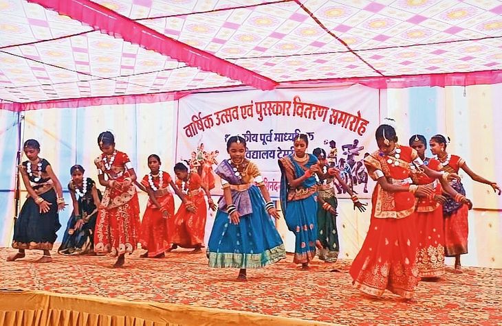 Karma, Sua, Raut dance, Panthi dance enthralled everyone. | करमा, सुआ, राऊत नाचा, पंथी नृत्य ने ...