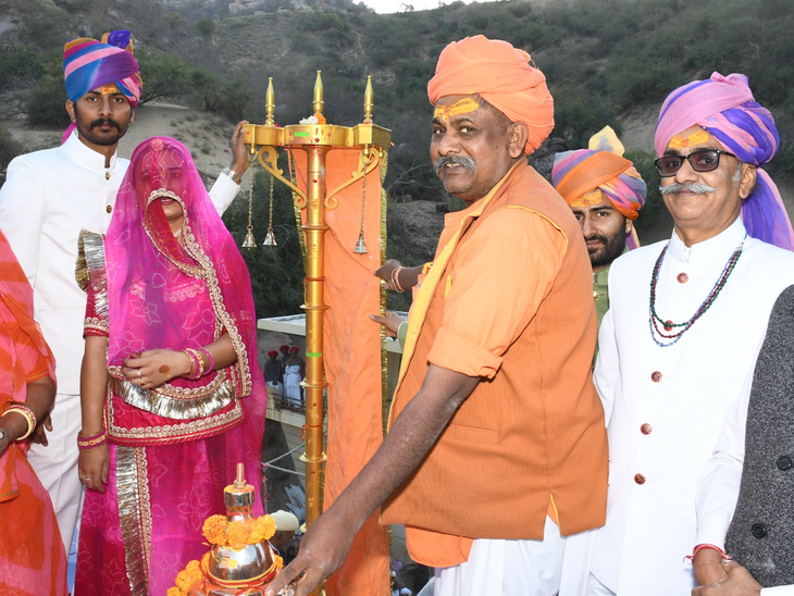 Installation of the statue of Brahmalin Mahant Ganga Bharti Maharaj ...