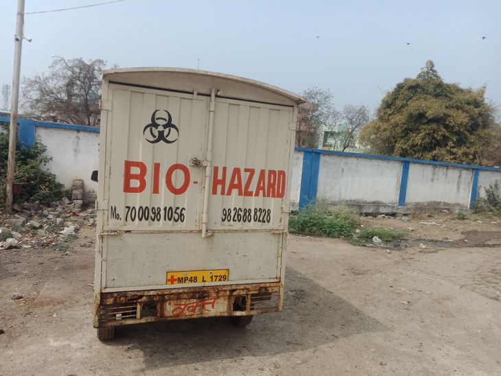 Biomedical waste vehicles getting stuck in garbage heaps | कचरे के ...