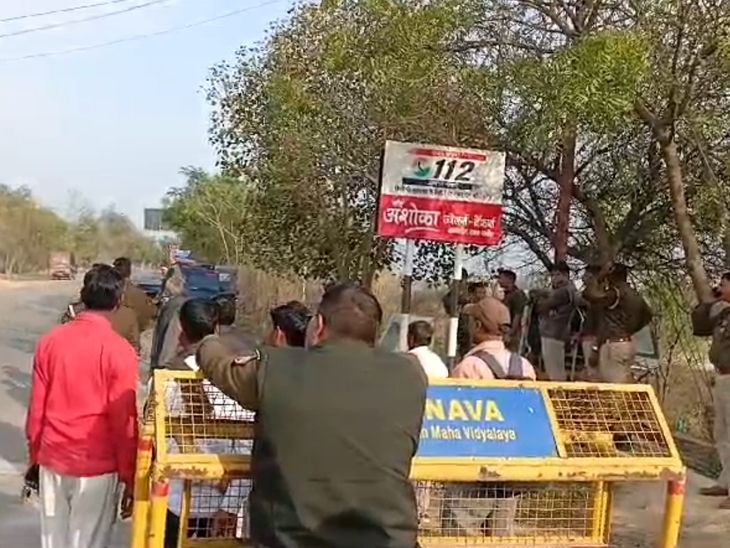 Uncontrolled tractor crushes farmer riding bike, death | अनियंत्रित ट्रैक्टर ने बाइक सवार किसान ...