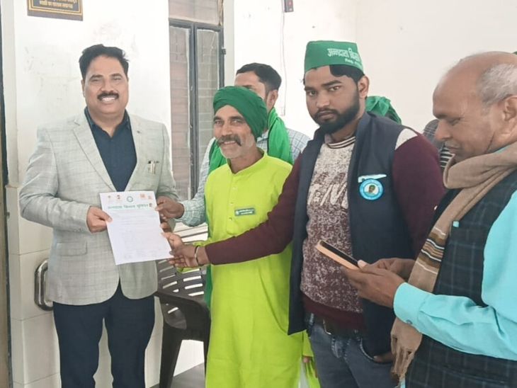 Farmers union in BKT submitted memorandum to the sub-district ...