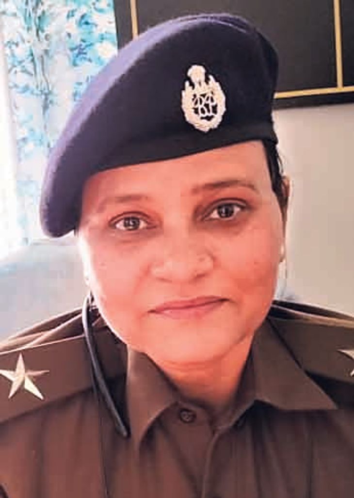 Shweta became the new police station chief of women's police station ...