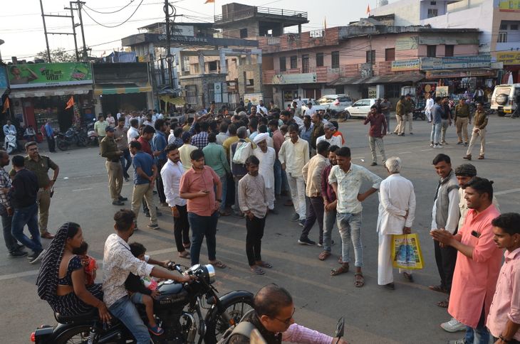 Farmers and traders clash over reduction in auction prices, farmers ...