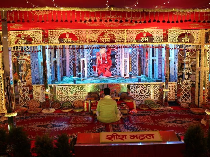 Shri Pitreshwar Hanuman sits in Sheesh Mahal of Indore.