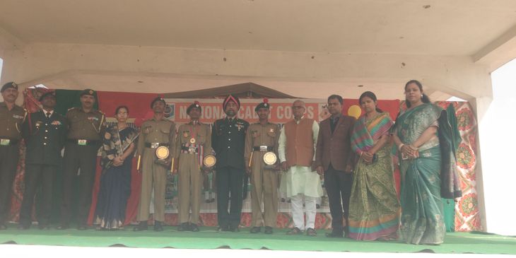 Three NCC cadets who participated in the Red Fort parade were honored ...