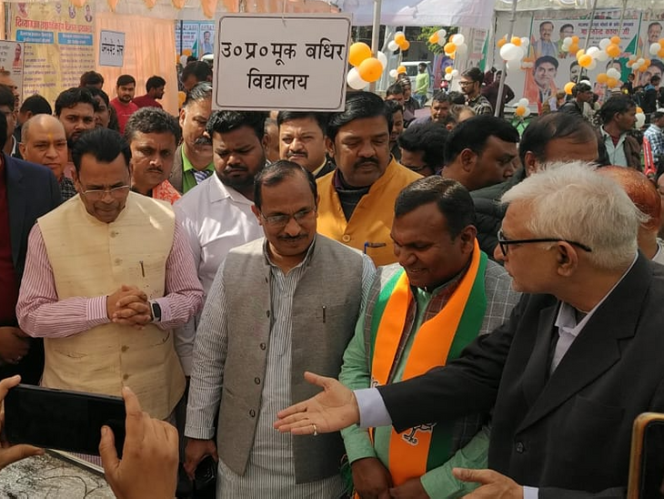 prayagraj,allahabad,narend kashyap,Minister distributed certificates ...