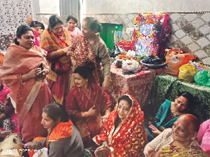 Devotees celebrated Chudi-Chunri Samagam by worshiping Goddess Parvati ...