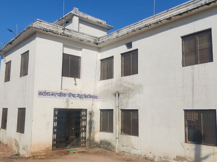 Electricity connection of Gohad Napa office cut | गोहद नपा कार्यालय का ...