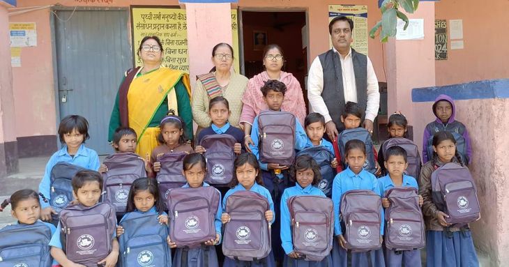 School children became excited after receiving FLN kit | एफएलएन किट ...