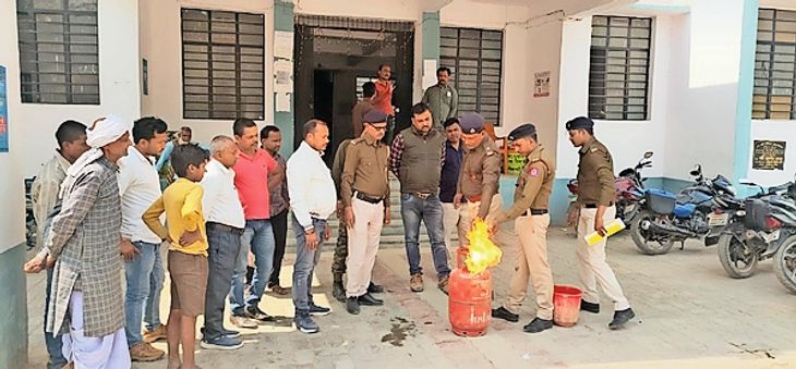In case of fire due to gas, it can be controlled by putting a sack ...