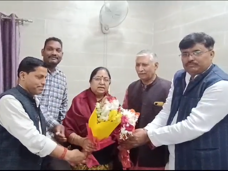 UP cabinet minister Baby Rani Maurya reached Ayodhya