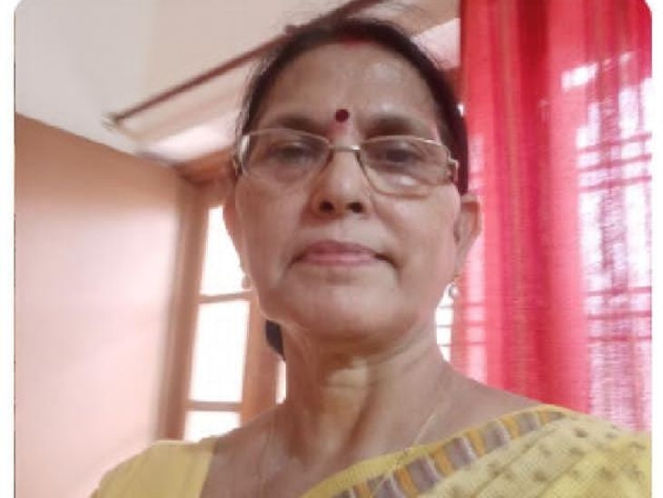 Poetry seminar on the occasion of Women's Day in Indore | इंदौर में ...