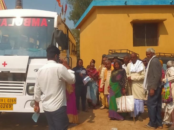 Eye camp organized in rural area of Duddhi | दुद्धी के ग्रामीण क्षेत्र ...