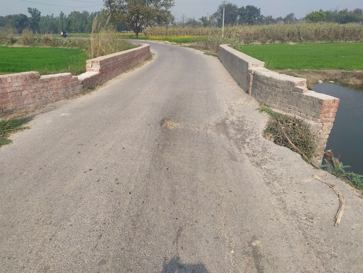 The approach road leading to Bozhi Bazaar in Badraon was broken ...