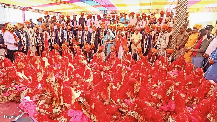48 couples married each other in the mass marriage of Rajasthan Rawat ...