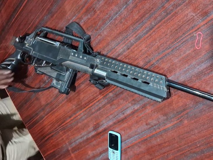 One arrested with semi-automatic rifle at wedding | शादी में सेमी ...