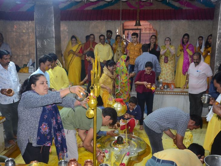 Four day marriage festival at Kantaphod temple of Indore | इंदौर के ...