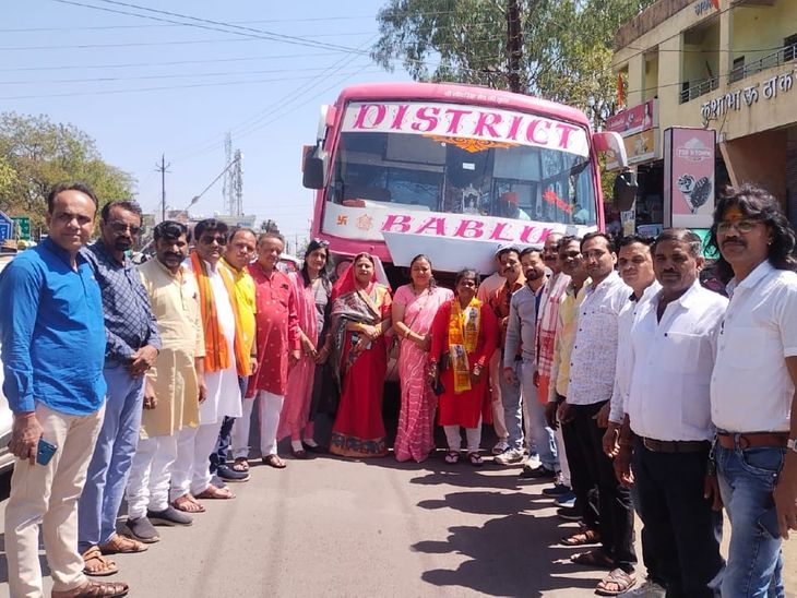 A group of devotees left for Ayodhya from Multai | अयोध्या के लिए ...
