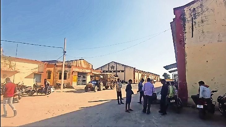 PDS ration picked up from warehouse, reached private shops to sell ...