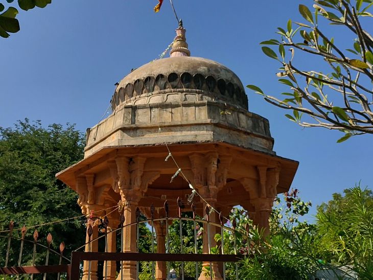 Crowd of devotees will gather in the ancient Shiva temple of Seoni ...