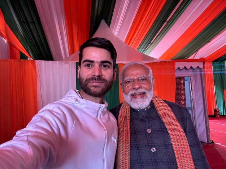 pm modi srinagar viral photos kashmiri entrepreneur nazim nazir |viral ...