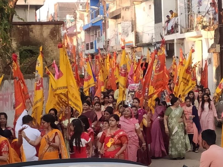Khatu Shyam Nishan Yatra started in Seoni | सिवनी में निकली खाटु श्याम ...