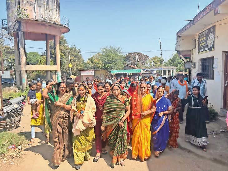 Multai: Villagers honored women power on Women's Day | मुलताई : महिला ...