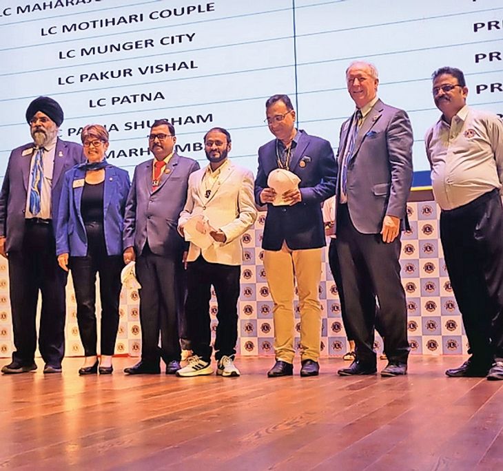 Lions Locket was worn to Rekha Sharma, President of Lions Sitamarhi ...