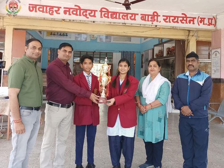 Two students of Navodaya Vidyalaya brought fame | नवोदय विद्यालय के दो ...