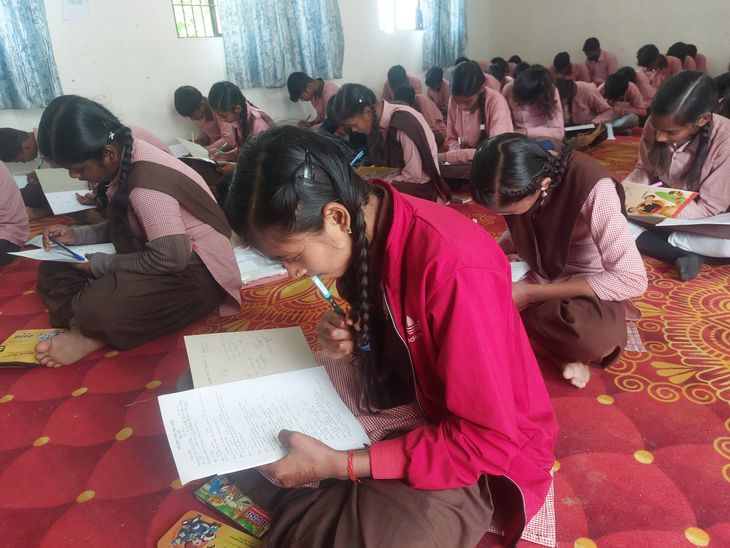 Science and Mathematics subject competition concluded in Sewapuri ...