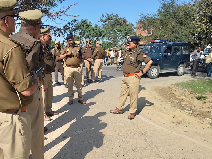 Police station incharge line present in Pramod murder case in Jaunpur ...