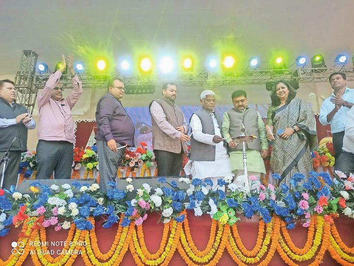 Stage decorated with Indian Idol's Diwali singing | इंडियन आइडल की ...