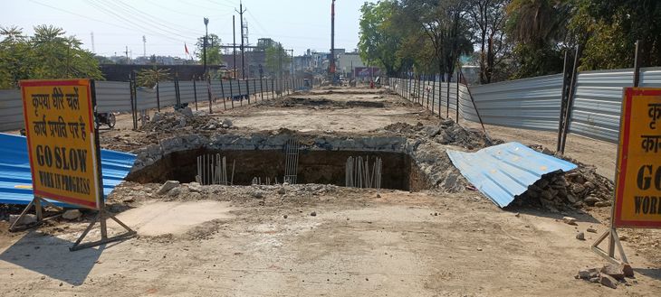 Fear of accident due to removal of barricade in construction of ...