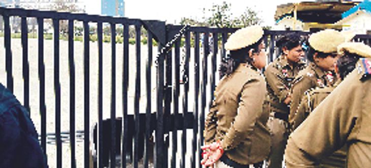 Angry farmers locked the gate of Adani Silo due to non-provision of ...