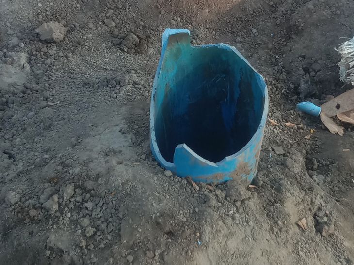 Stone thrown into government tube well in Japan