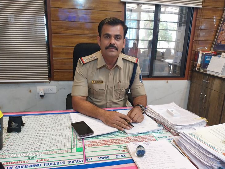 New police station incharge Amit Singh Kushwaha took charge | नवागत ...