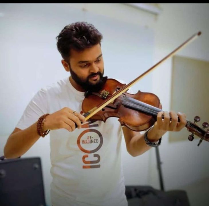 Betul's Akshat gave background music in the film 'Gin Ke Dus' | बैतूल के अक्षत ने फिल्म 'गिन के ...