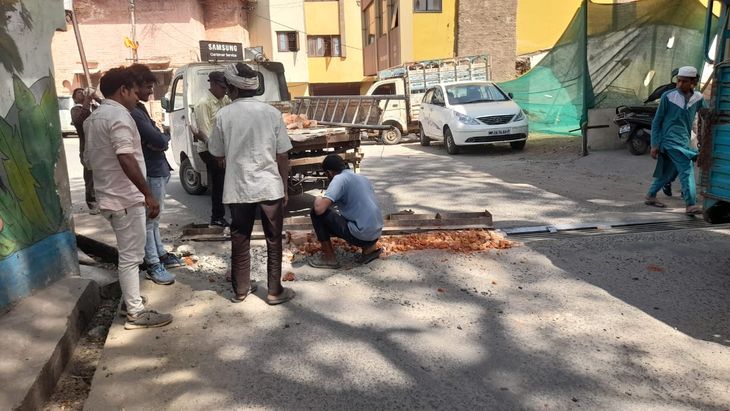 Drain mesh of College Road removed, pipes will be laid underground ...