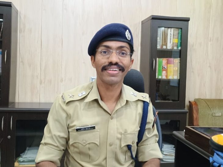 Dholpur's new SP Sumit Meharda takes charge | धौलपुर के नए एसपी सुमित ...