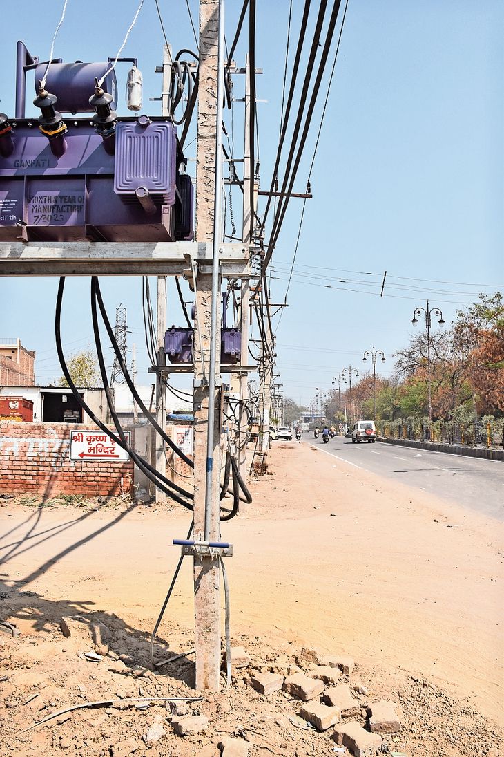 Transformers placed in the middle of the market, dangling wires ...