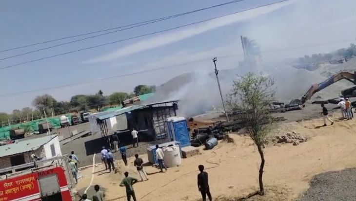 11 thousand KV wire broke and fell on LT line, MCB burnt due to ...