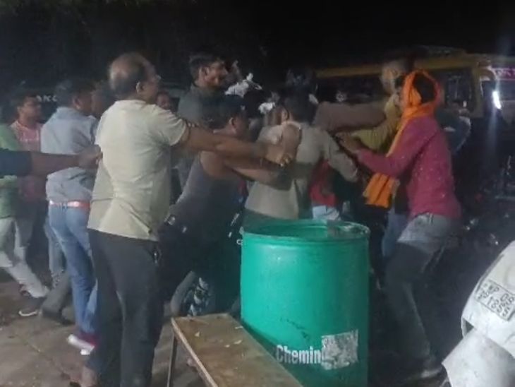 Video of fight between two groups at the beach stand went viral. Police ...