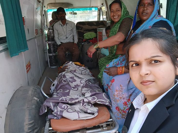 Lalitpur Station Woman Gives Birth To Daughter ललितपुर स्टेशन महिला