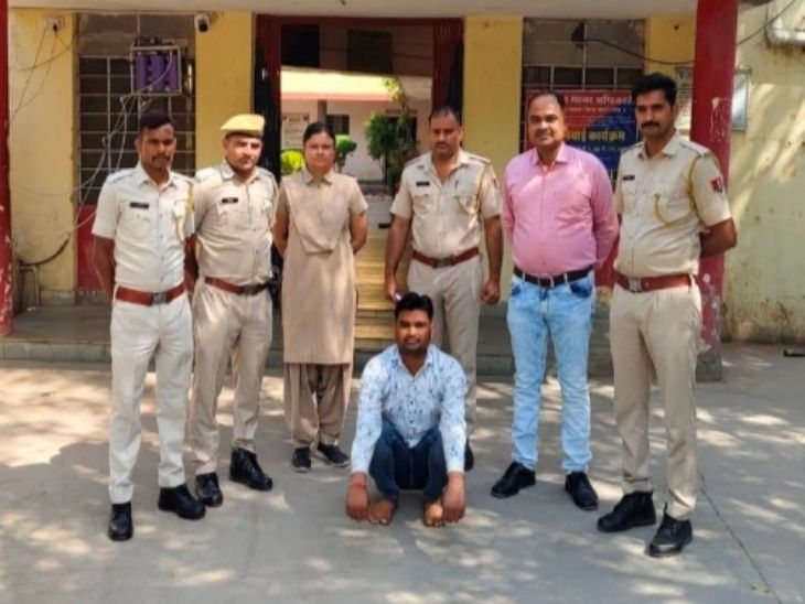 Smuggler arrested with 32.5KG illegal Doda powder. Seeing the blockade ...