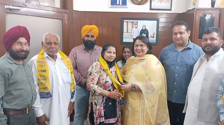 AAP made Bibi Kirna Devi the president of women's wing of two wards ...