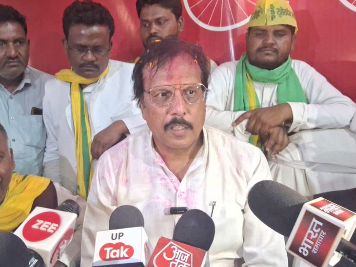 SP candidate from Ghosi Rajiv Rai reached Mau | घोसी से सपा प्रत्याशी ...